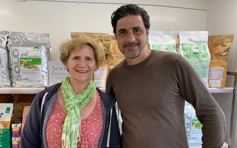 TV Presenter Alexis Conran Feeds His Own Dog Vegan Food